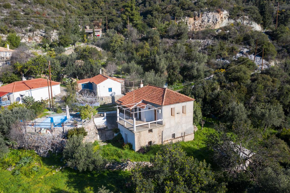 Πωλείται από την Open Real Estate - Πέτρινη Κατοικία στο Λιβάδι - www ...
