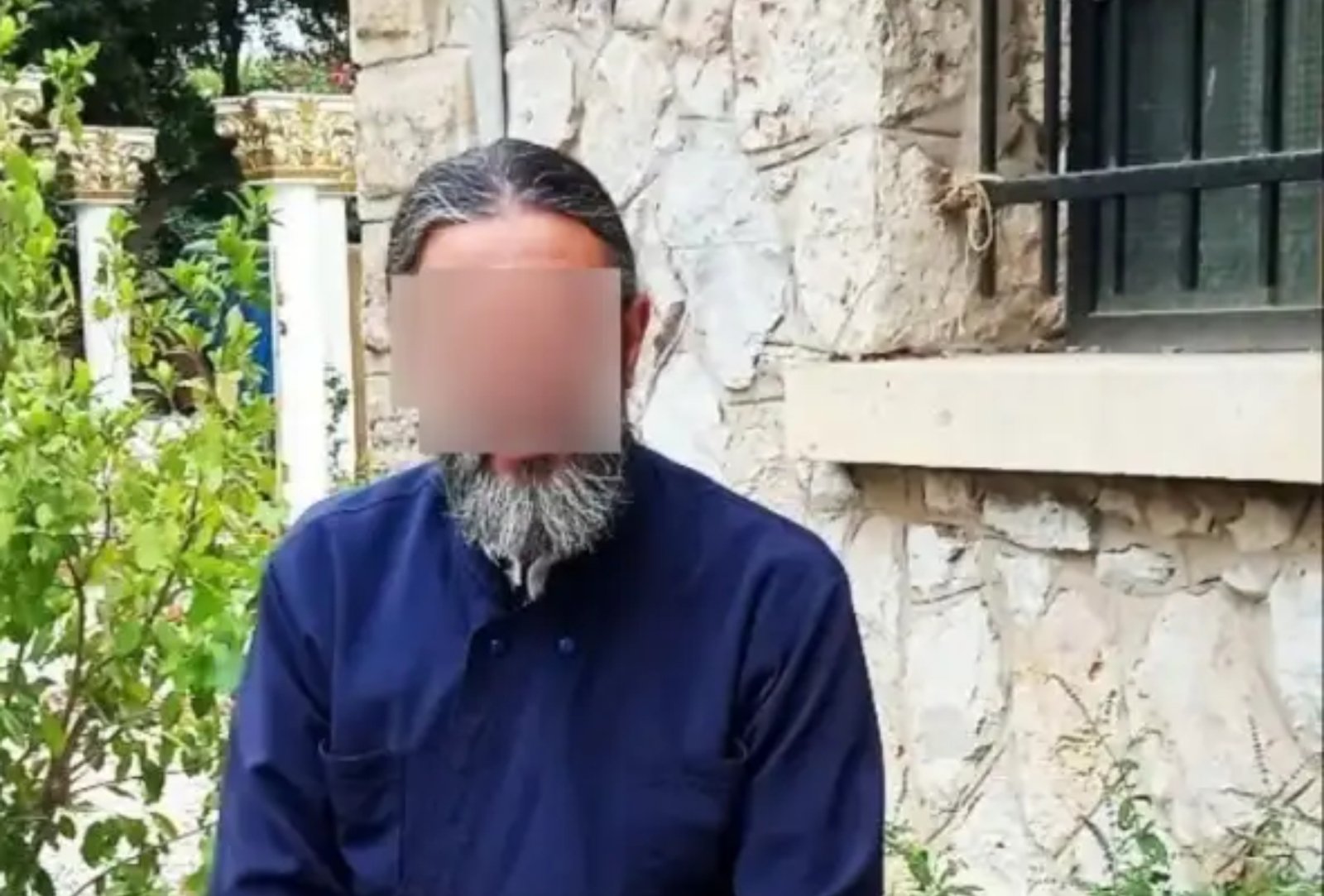 Κύκλωμα διακίνησης ναρκωτικών: Ποιος είναι ο γνωστός YouTuber ιερέας ...